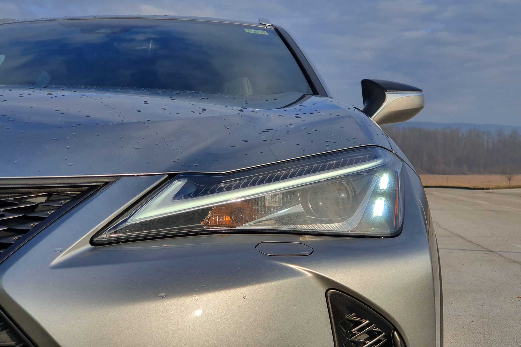 TEST Lexus UX 250h e-CVT F Sport FWD - Auto i točka