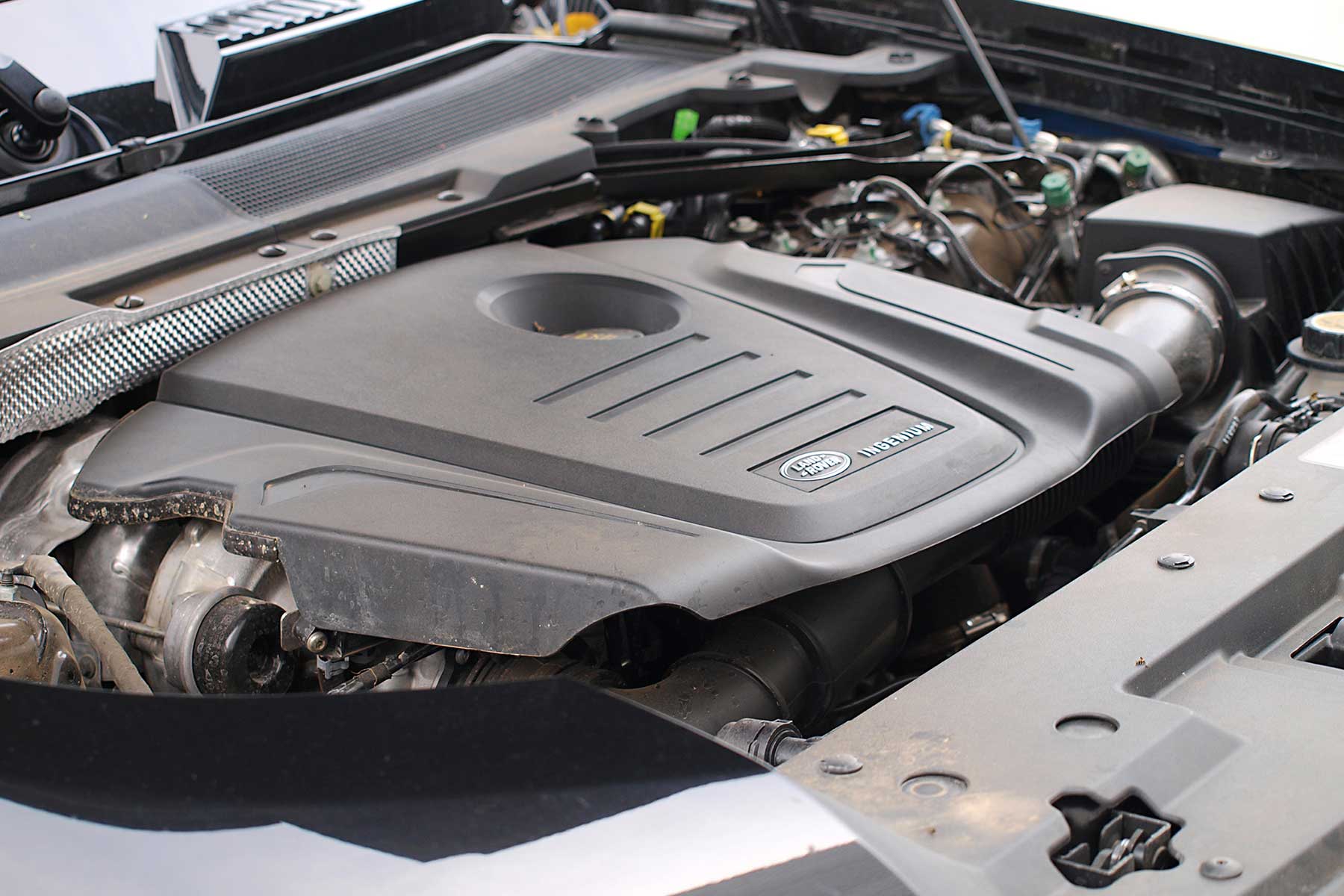 TEST Land Rover Defender 110 D240 - Auto i točka